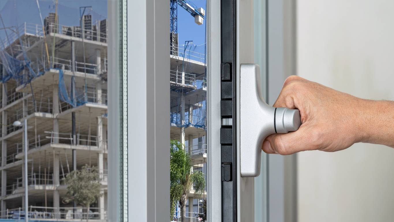 How Double Glazing Helps Reduce Noise in Busy Urban Areas